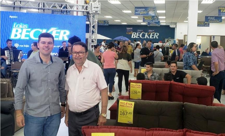 Becker reinaugura loja em São Borja | Portal LhFranqui